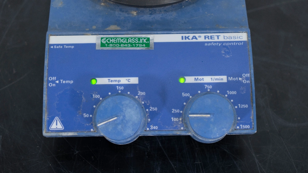 IKA RET Basic Hotplate/Stirrer | LabX.com
