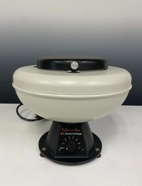 IEC Clinical Centrifuge w/ Four Position Swing Bucket Rotor | LabX.com