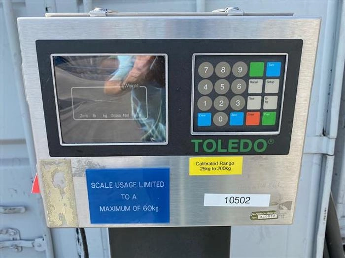 Mettler Toledo Model 8142 Floor Scale, 30" x 24" platform | LabX.com