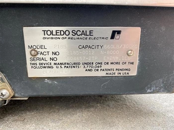 Mettler Toledo Model 8142 Floor Scale, 30" x 24" platform | LabX.com