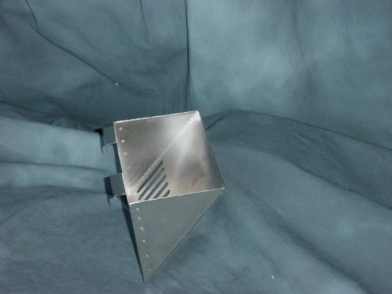 Large Triangle Feeder | LabX.com