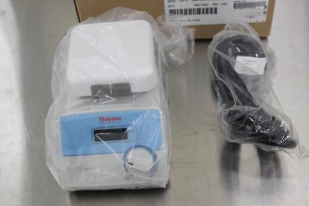 Thermo Scientific 4x4 Cimarec Digital Magnetic Stirrer | LabX.com