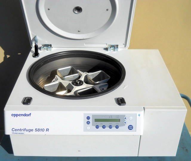 Eppendorf 5810R Refrigerated Benchtop Centrifuge | LabX.com