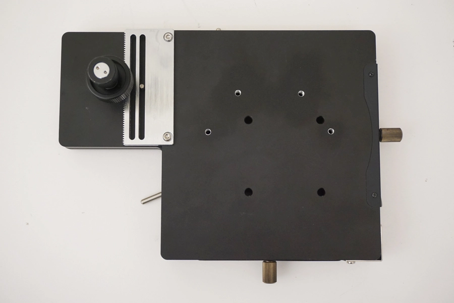 Keyence microscope stage with rotating wafer holder (3987) | LabX.com