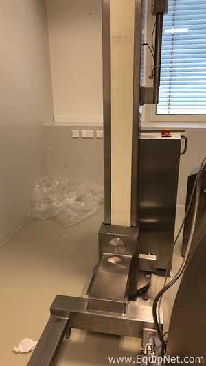 Servolift HC Swivelling Vertical Hydraulic Bin Lifter | LabX.com