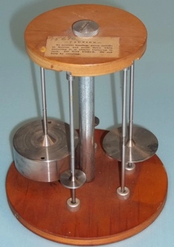 BROOKFIELD LV SPINDLE SET ON WOODEN CAROUSEL #15670 SET OF 5 | LabX.com
