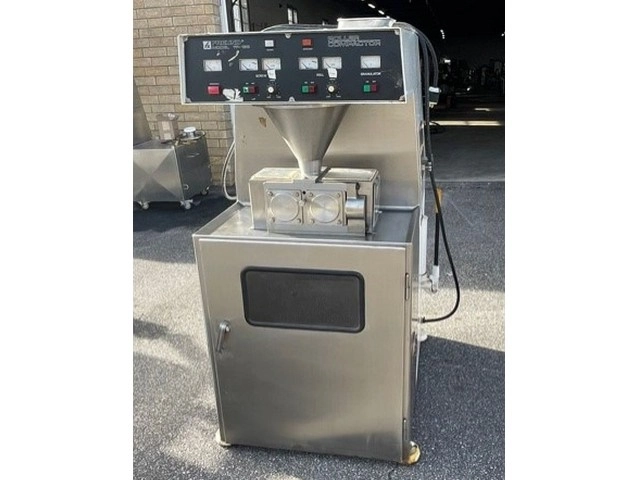 Vector TF-Labo Roller Compactor with Oscillator | LabX.com