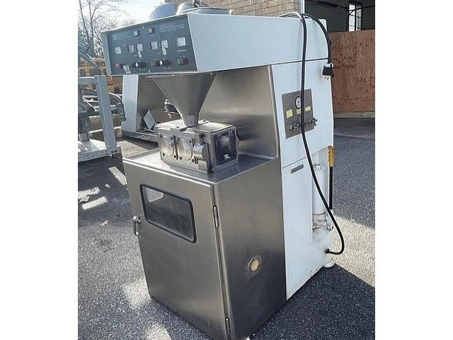 Vector TF-156 Roller Compactor | LabX.com