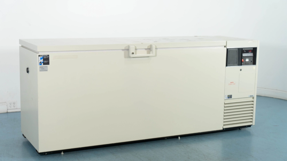 Sanyo -95C Ultra Low Temp Chest Freezer | LabX.com