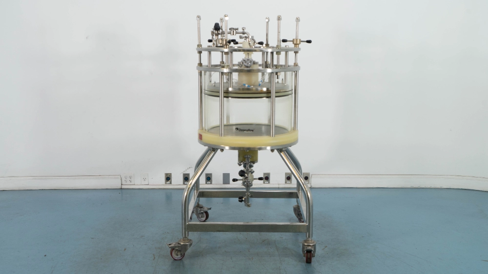 Amersham Biosciences ChromaFlow Chromatography Column | LabX.com