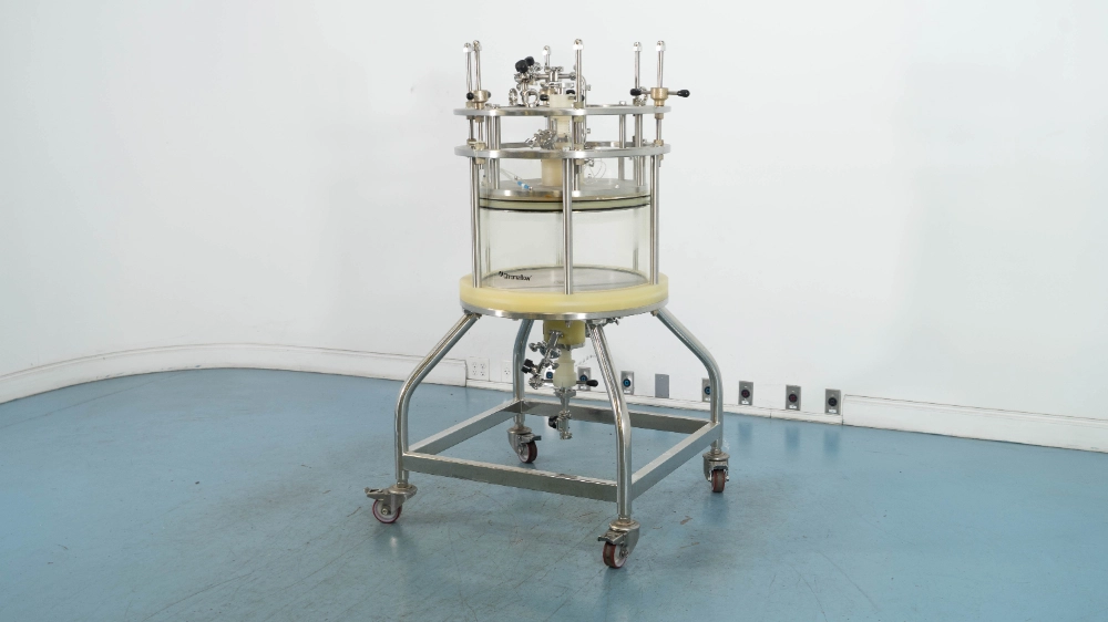 Amersham Biosciences ChromaFlow Chromatography Column | LabX.com