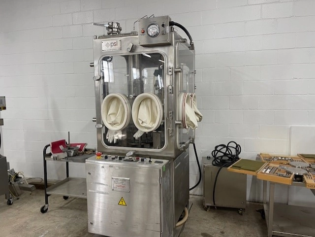 Bosch GKF 400 Capsule Filler / Encapsulation Isolator | LabX.com