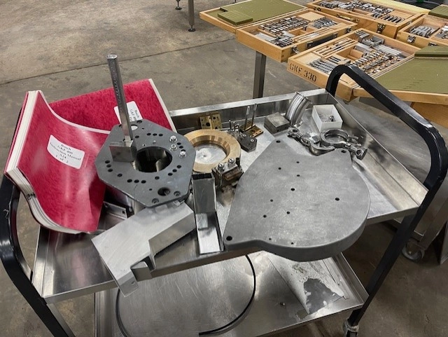 Bosch GKF 400 Capsule Filler / Encapsulation Isolator | LabX.com