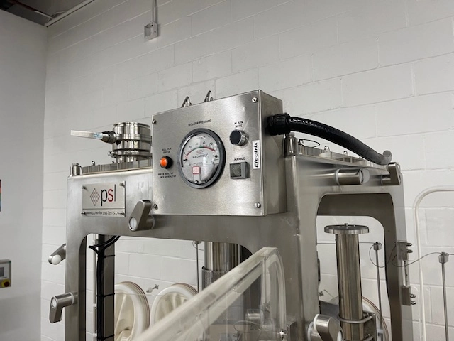 Bosch GKF 400 Capsule Filler / Encapsulation Isolator | LabX.com