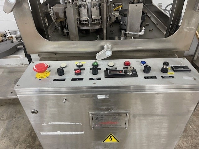 Bosch GKF 400 Capsule Filler / Encapsulation Isolator | LabX.com