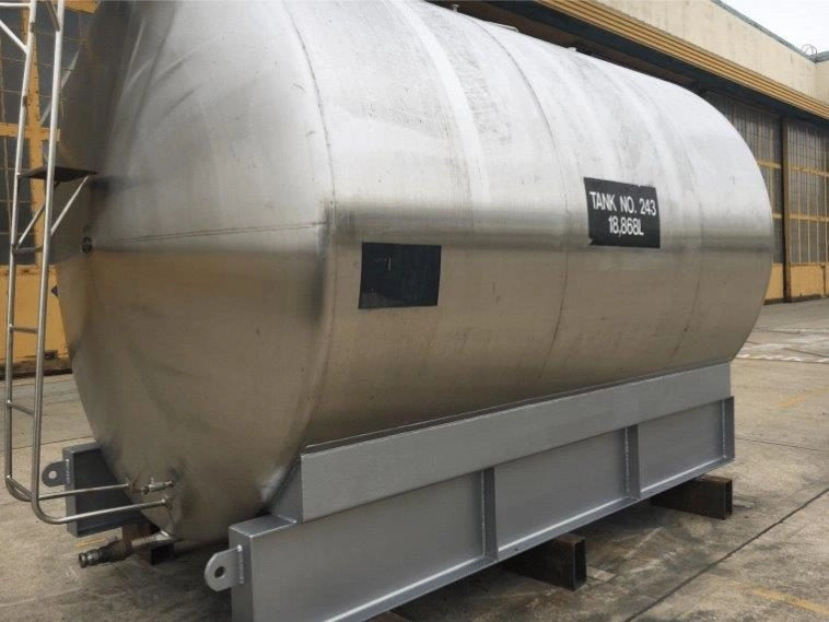 5,000 Gallon Stainless Steel Horizontal Storage Tank | LabX.com