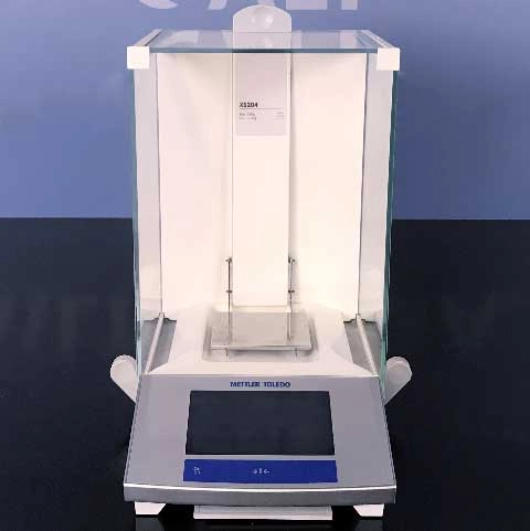 Mettler Toledo XS204 Analytical Balance | LabX.com