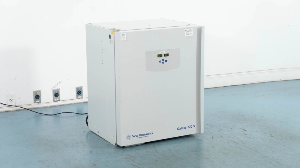New Brunswick Scientific Galaxy 170S CO2 Incubator | LabX.com