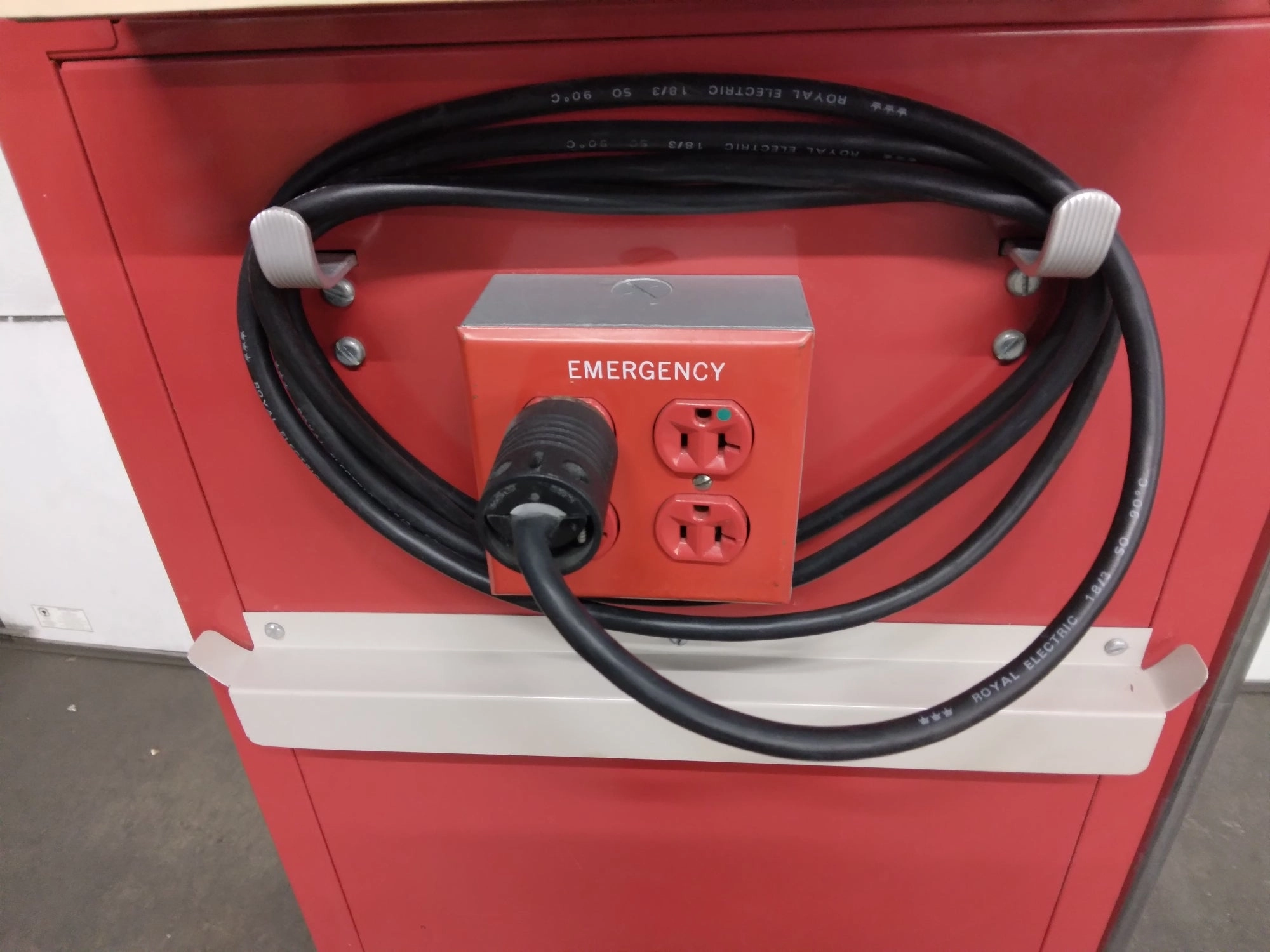 WATERLOO STORAGE AND DELIVERY SYSTEMS RESUSCITATION CART | LabX.com