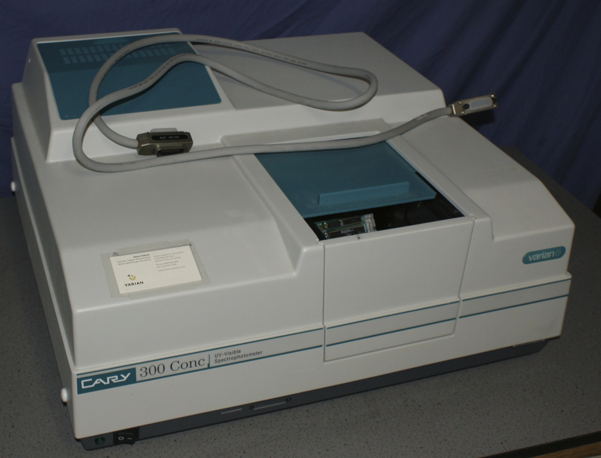 Varian CARY 300 BIO UV-Visible Spectrophotometer | LabX.com