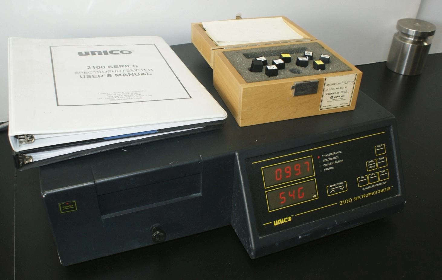 Hitachi U2000 Spectrophotometer UV VIS | LabX.com