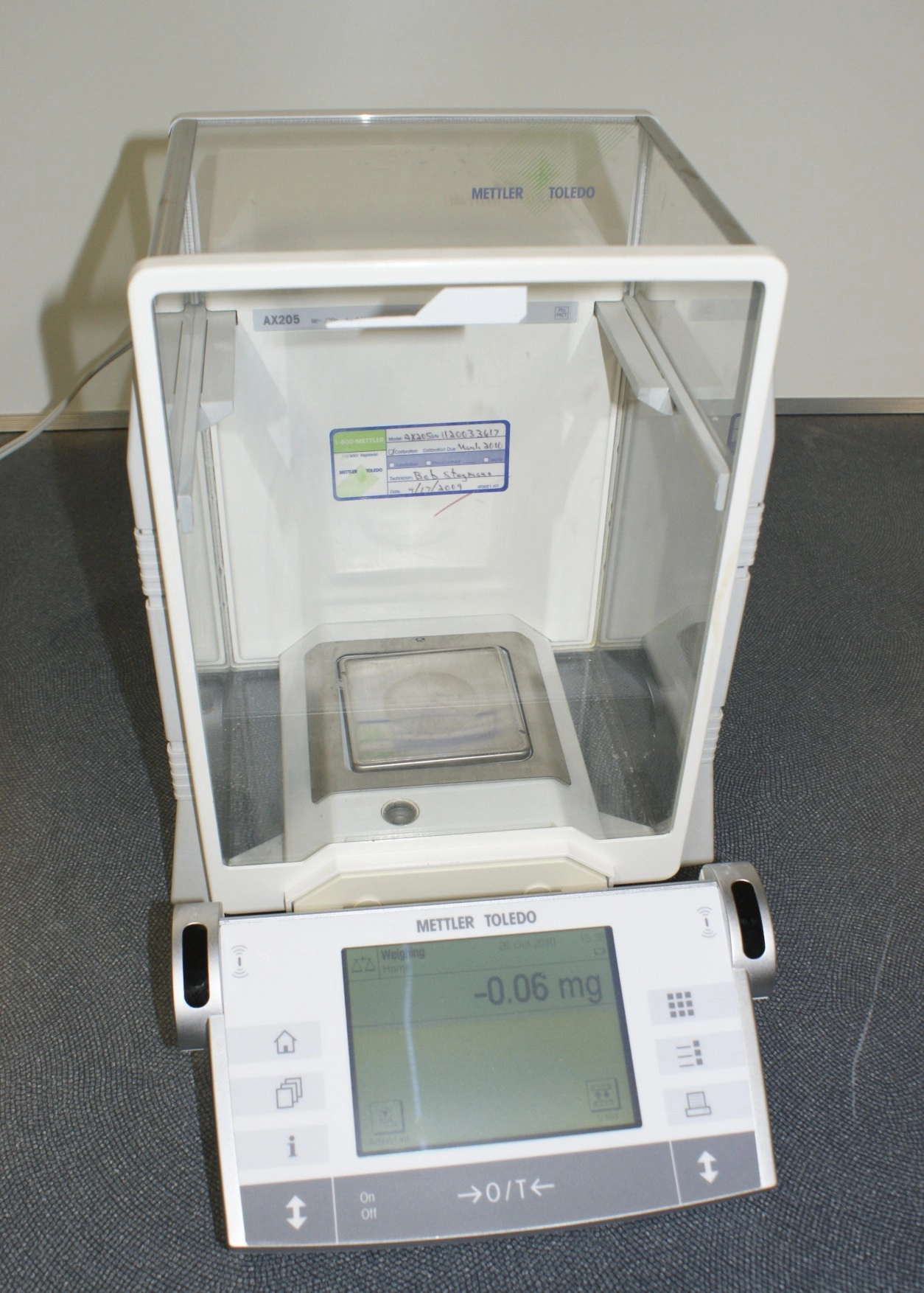 Mettler AX205 Mettler Toledo AX205 Analytical Balance | LabX.com