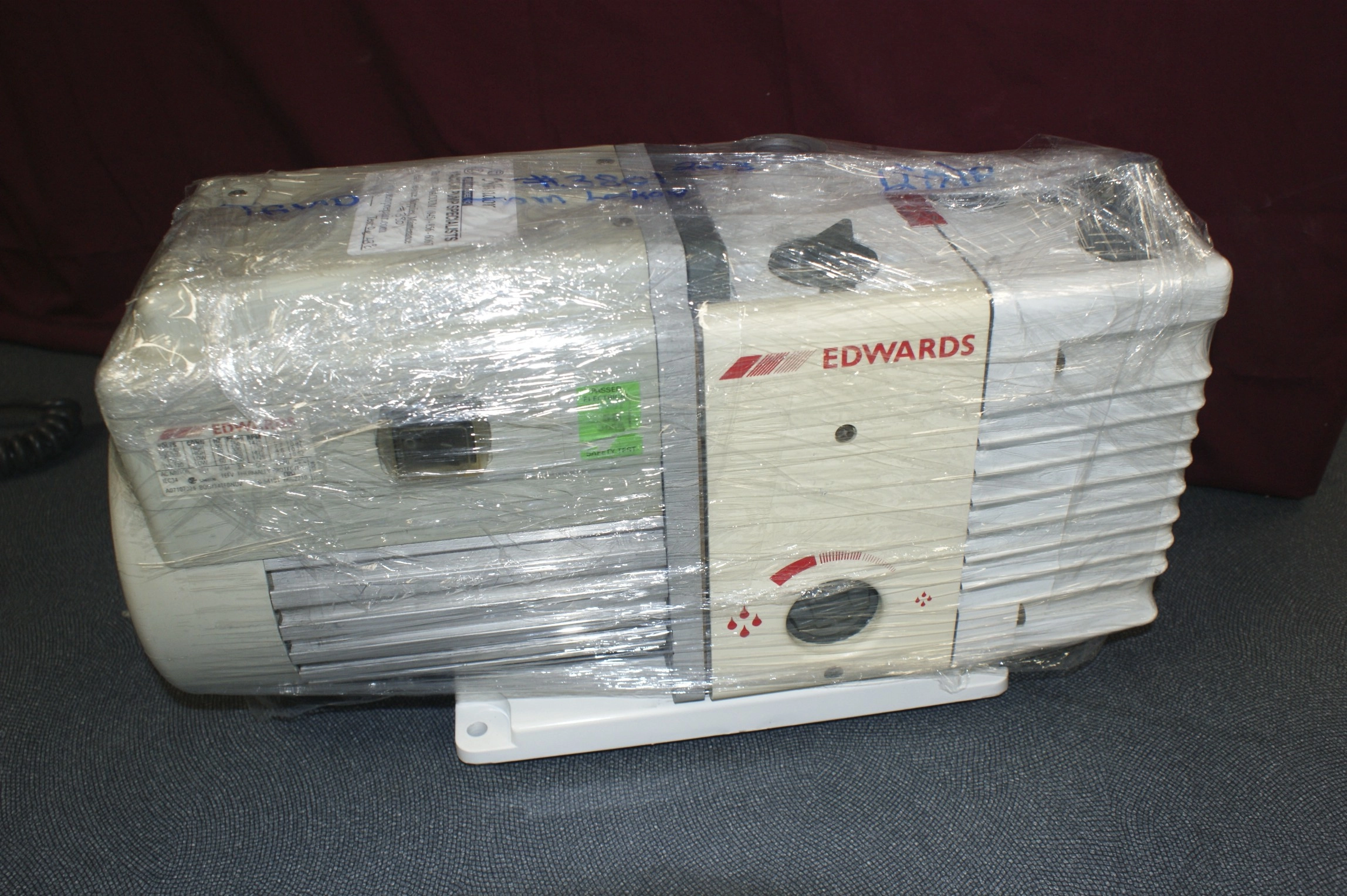 Pump Edwards RV3 Vacuum Edwards RV3 Vacuum Pump | LabX.com