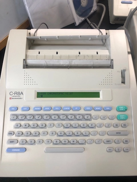 Shimadzu CHROMATOPAC Shimadzu C-R8A Integrator Shimadzu Chromatopac ...