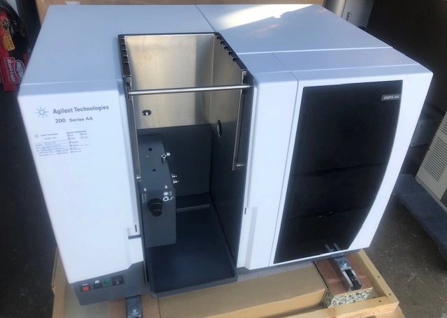 Agilent 240FS AA Spectrometer, no UltrAA used MINT like new AGILENT G8432-64000 | LabX.com