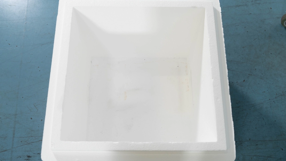 Styrofoam Shipping Containers | LabX.com