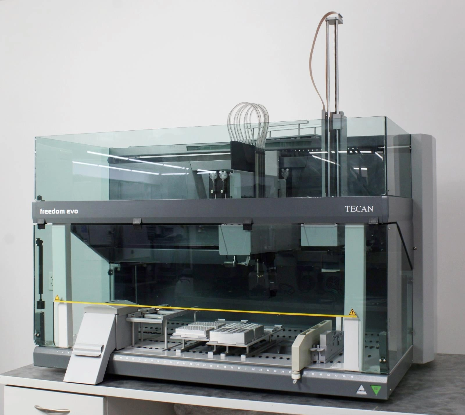 Tecan Freedom EVO 150 Base Liquid Handler with PC and Software | LabX.com