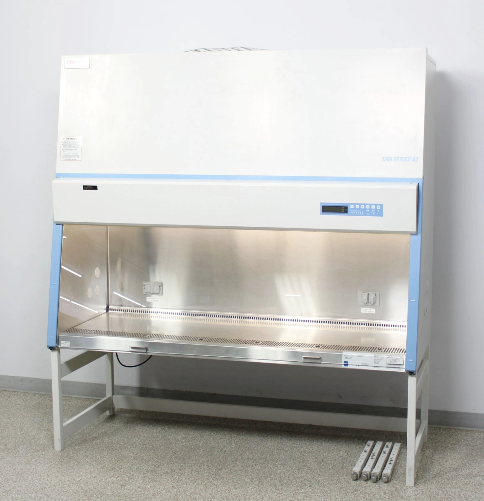 Thermo Scientific 1300 Series 6ft Class II A2 Biological Safety Cabinet ...