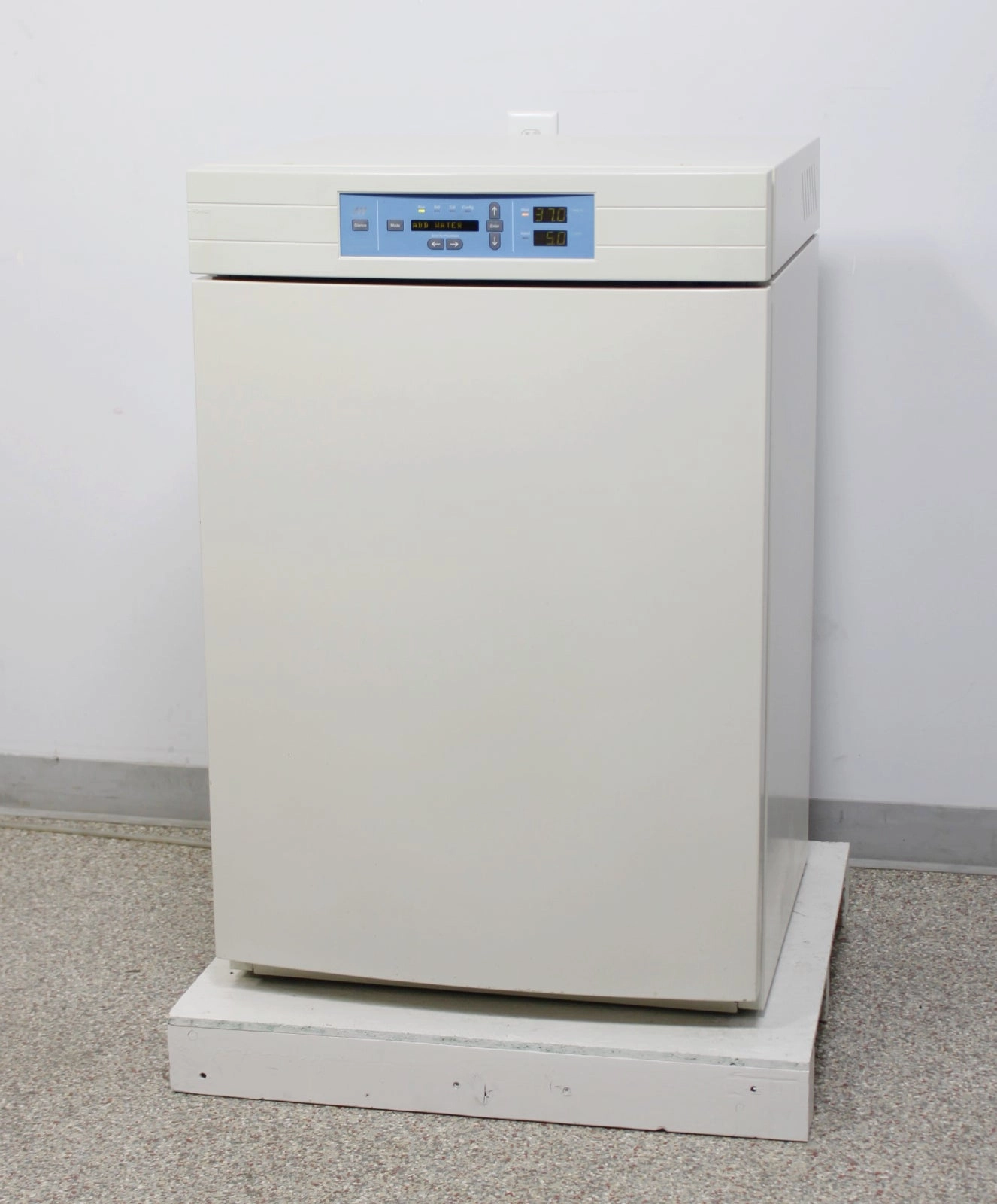 Thermo Scientific Forma 3110 Series II Water Jacketed CO2 Incubator ...