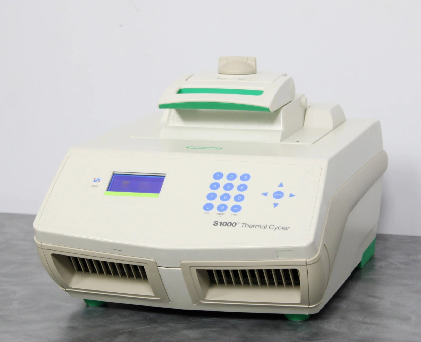 Bio-Rad S1000 Thermal Cycler with 96-Well Module | LabX.com