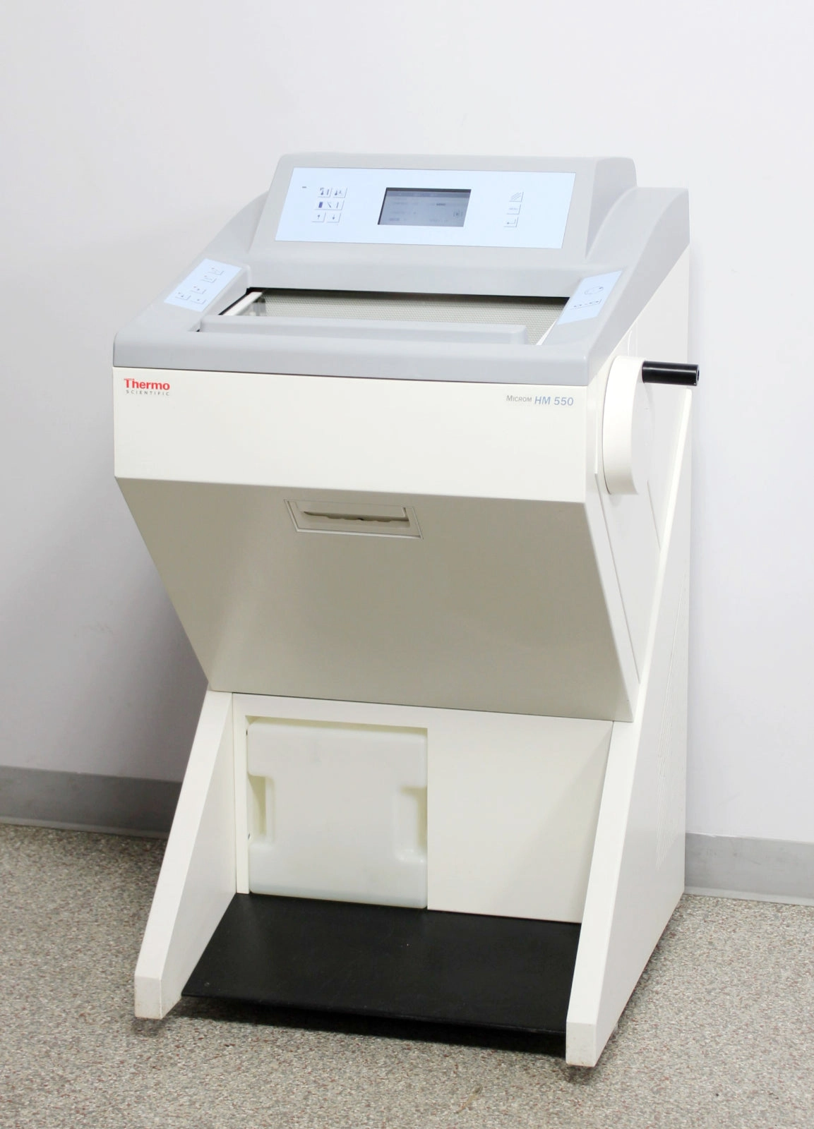 Thermo Scientific Microm HM550 P Cryostat with Blade Holder | LabX.com Thermo Scientific Microm HM550 P Cryostat with Blade Holder | LabX.com