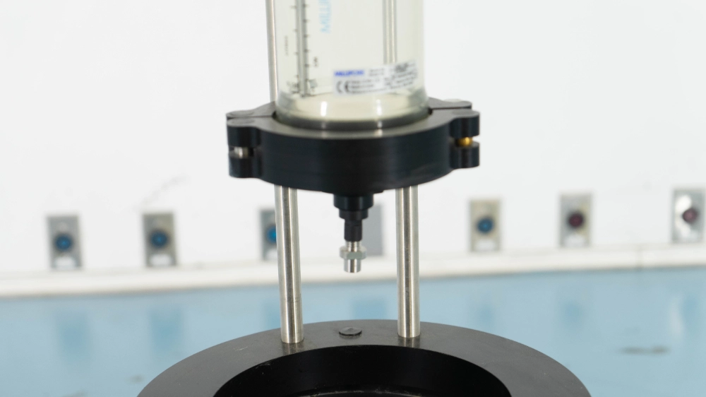 Millipore Vantage Chromatography Column | LabX.com