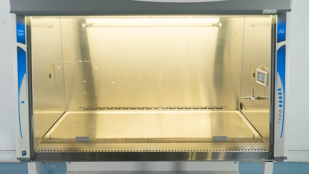 Labconco Logic+ 4' BioSafety Cabinet | LabX.com