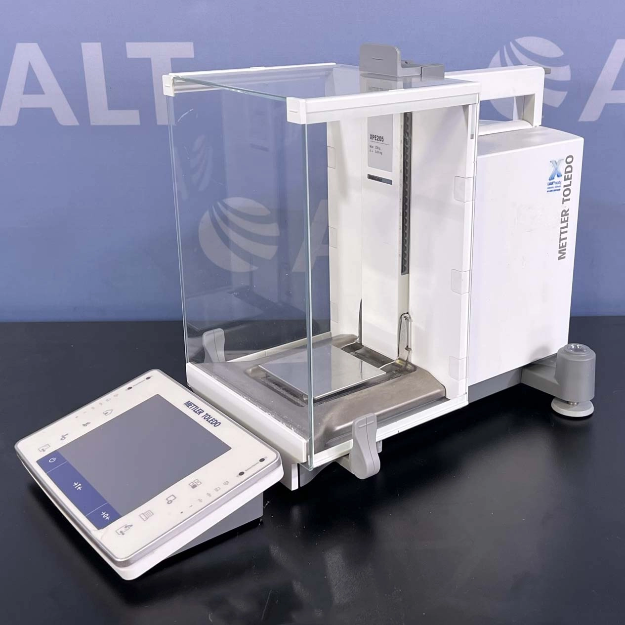 Mettler Toledo XPE205 Analytical Balance | LabX.com