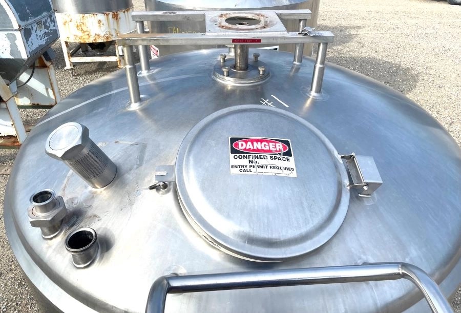 1000 Gallon Sanitary Stainless Steel Tank. | LabX.com