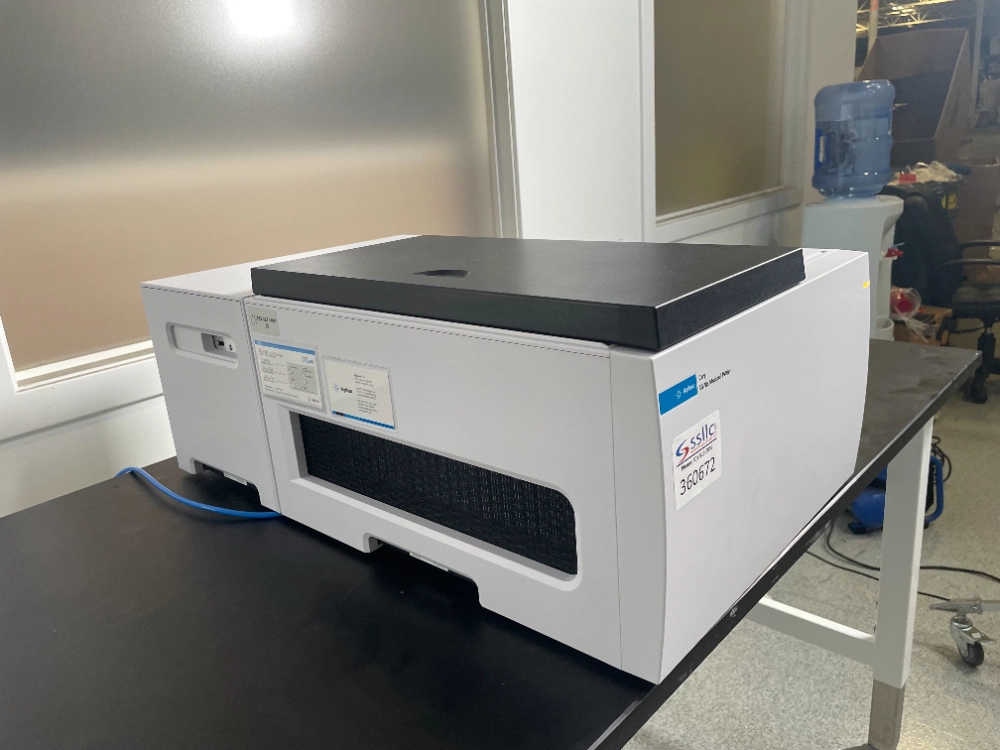 Agilent Cary UV-Vis Multicell Peltier Spectrophotometer | LabX.com