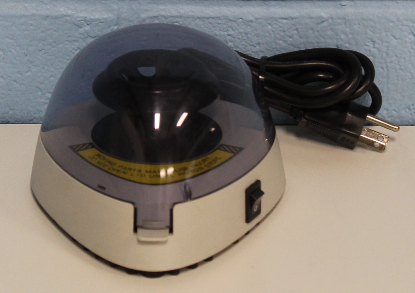 Labnet Spectrafuge Mini Centrifuge Model C1301 | LabX.com