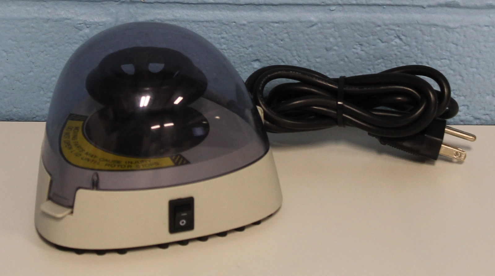 Labnet Spectrafuge Mini Centrifuge Model C1301 | LabX.com