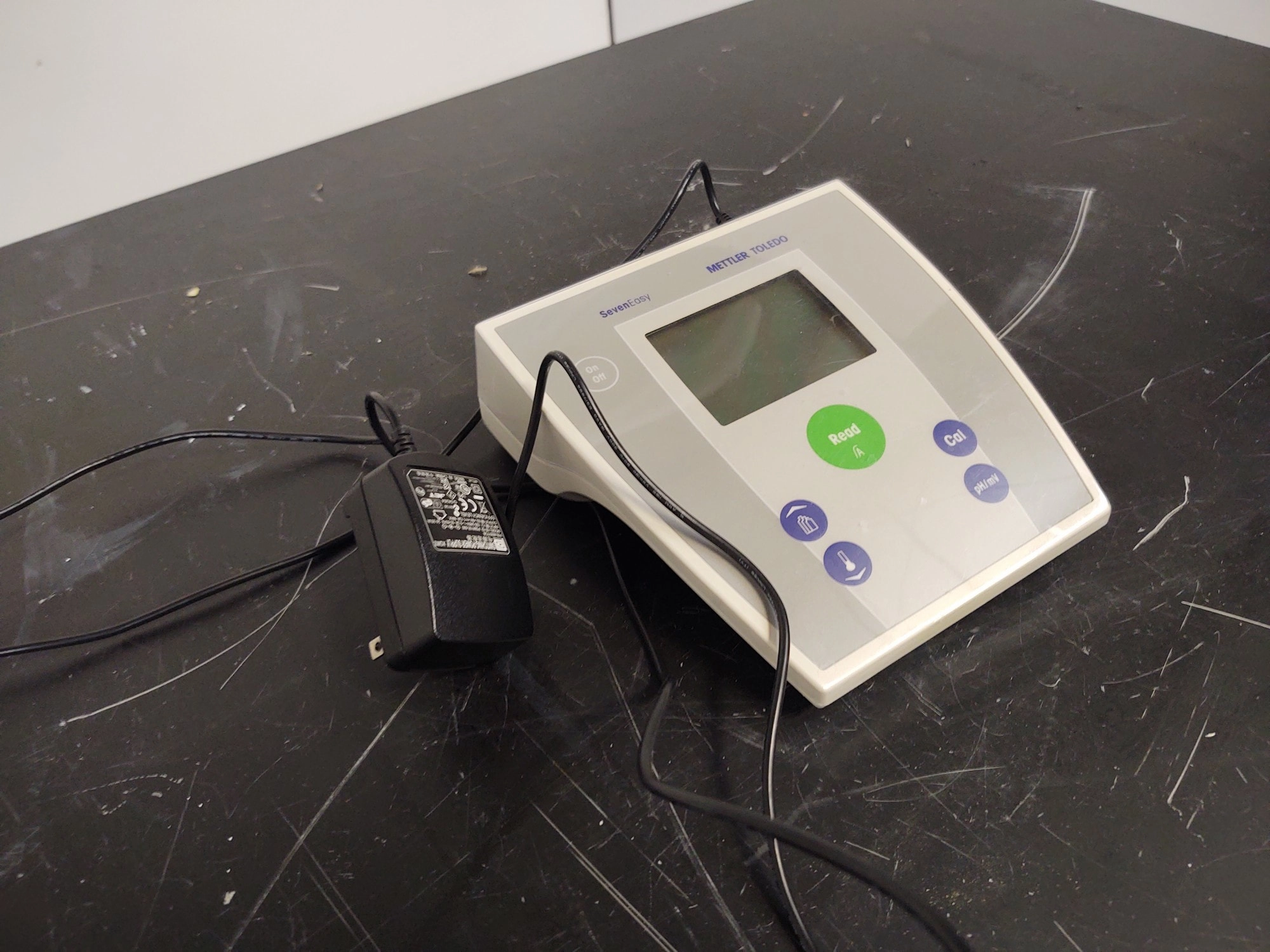 Mettler Toledo SevenEasy Digital pH Meter w/ PSU 8603 Monitor | LabX.com