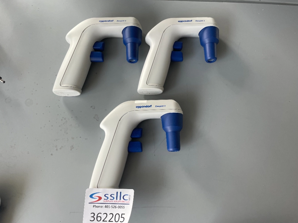 Eppendorf Easypet 3 Pipette Controllers - Quantity 3 | LabX.com