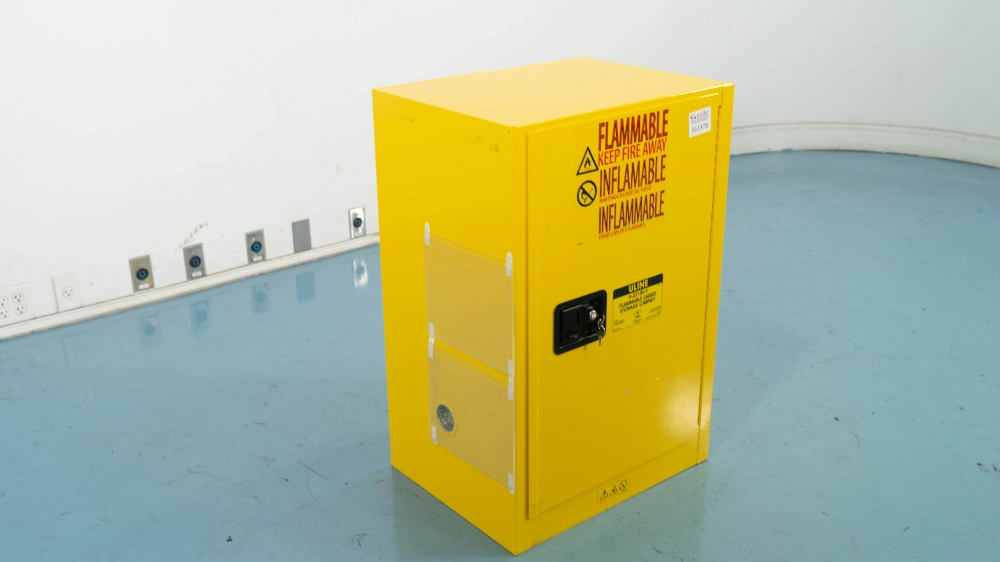 Uline 12 Gal Flammable Liquid Storage Cabinet | LabX.com
