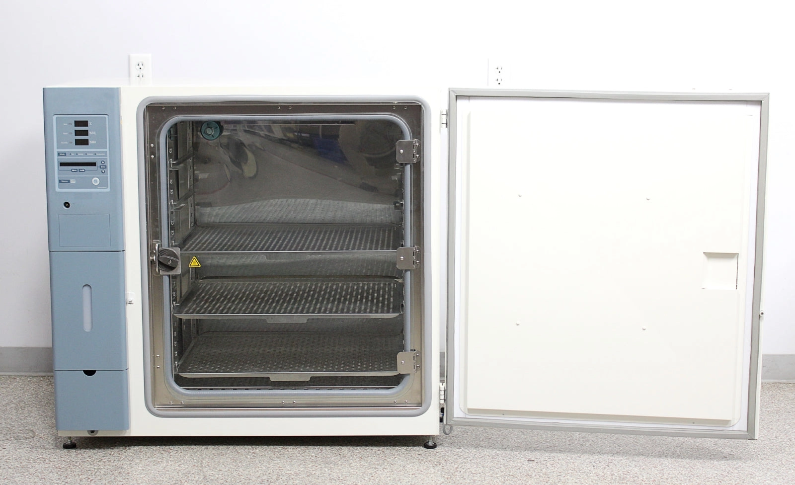 Thermo Forma 3310 Steri-Cult CO2 Incubator 323L Stainless Steel with 3 ...