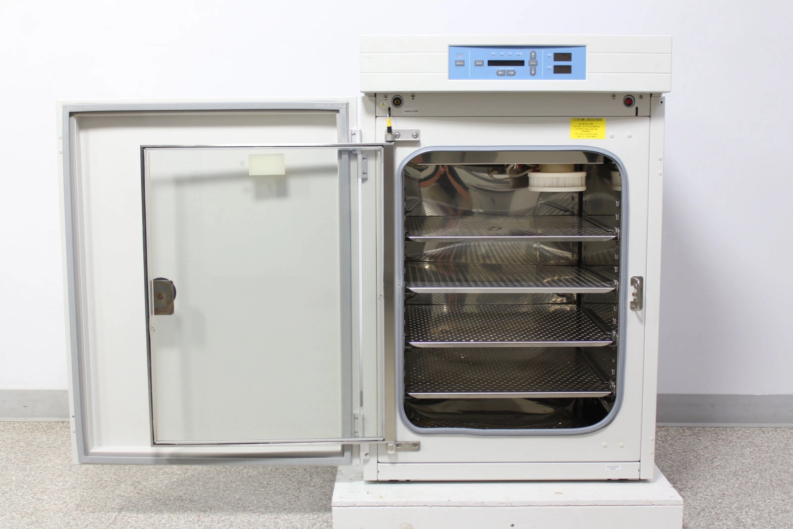 Thermo Scientific 3110 Forma Series II Water Jacketed CO2 Incubator w ...