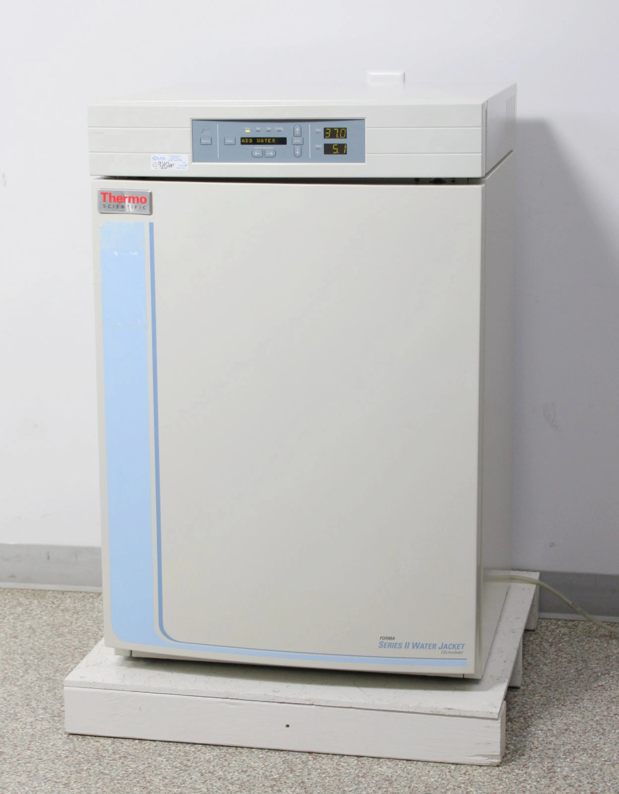 Thermo Forma 3110 Series II Water Jacket CO2 Incubator w/ 3 Shelves ...