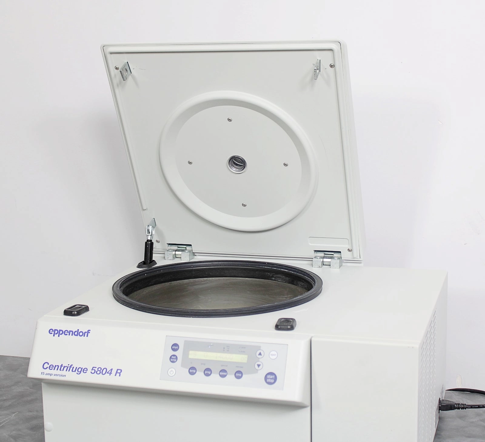 Eppendorf 5804R Refrigerated Benchtop Centrifuge 5805F | LabX.com