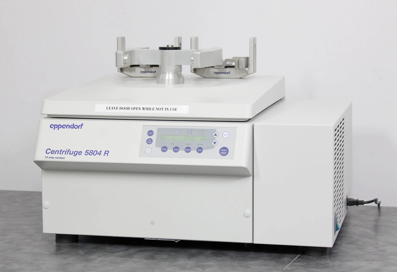 Eppendorf 5804R Refrigerated Benchtop Centrifuge w/ A-2-DWP Rotor ...